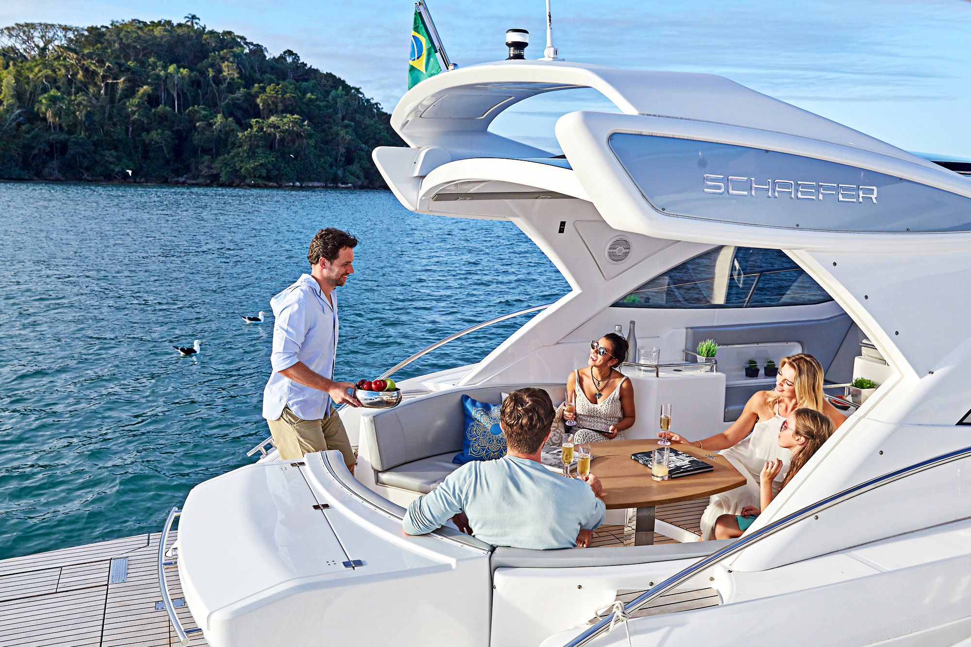Schaefer Yacht 400 Featurette - Power Boating Magazine