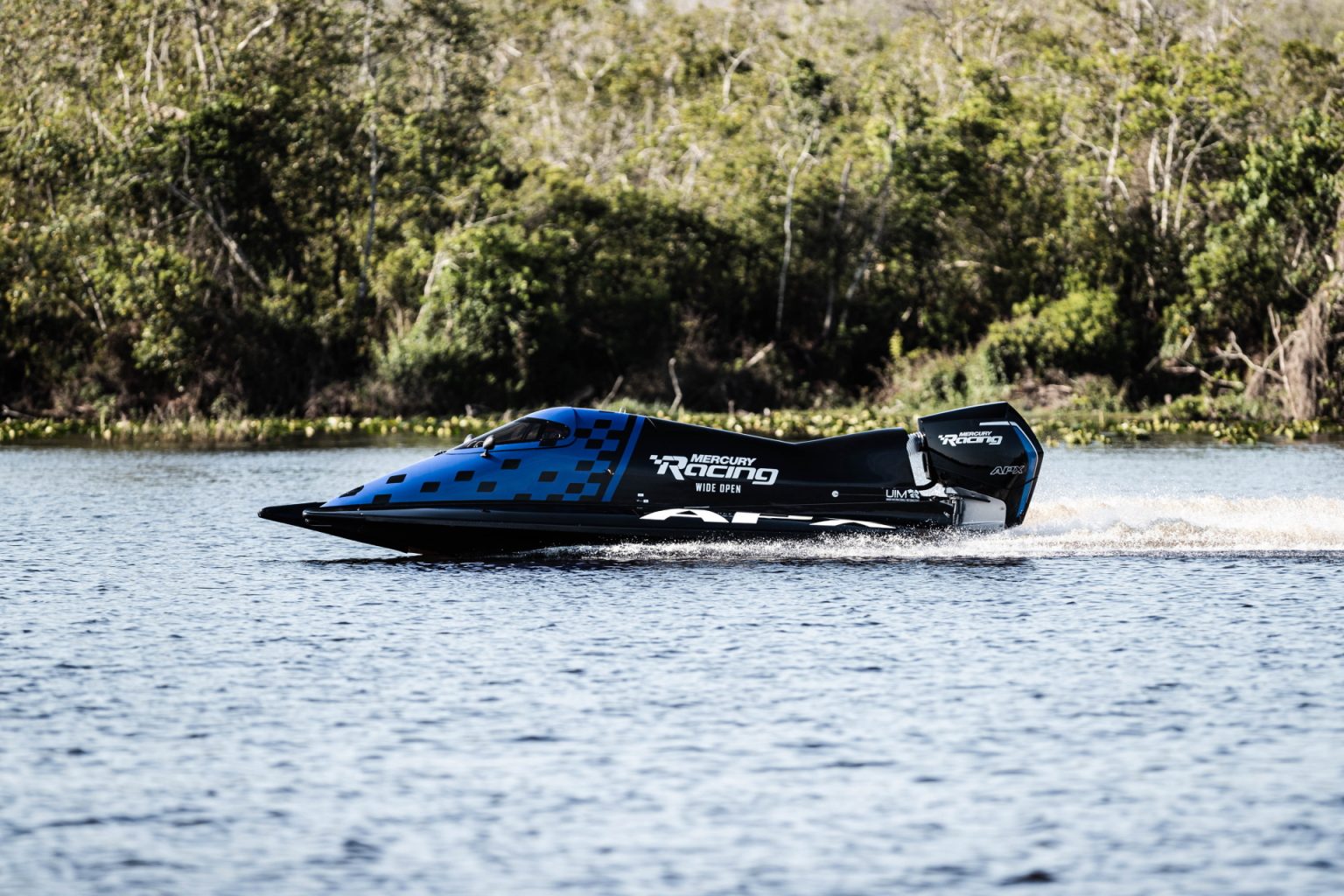 Mercury Racing Introduces 200 APX Competition Outboard - Power Boating ...