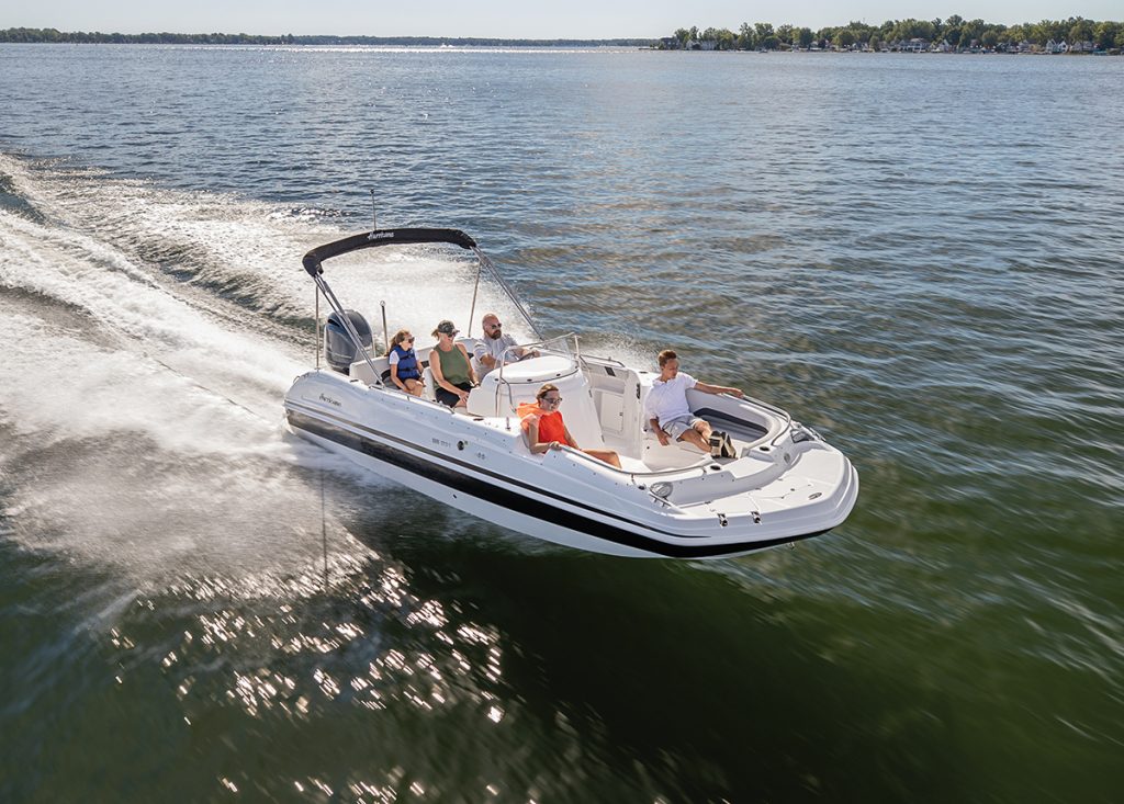 2022 Hurricane Sundeck Sport 231 OB - Power Boating Magazine