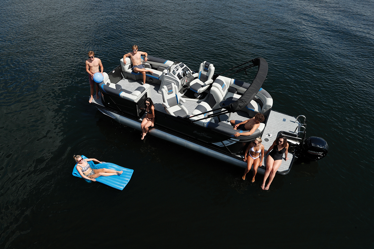 SunChaser Geneva 22 LR DH Sport 2022 - Power Boating Magazine