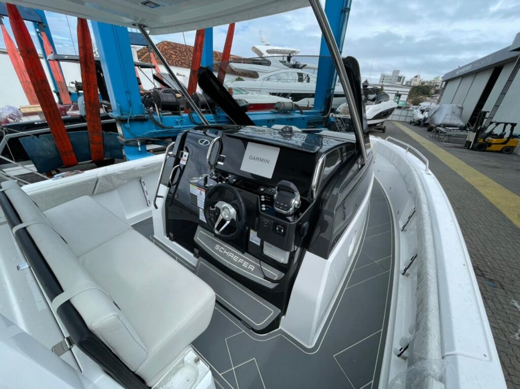 Discover the Schaefer V33 Centre Console - Power Boating Magazine